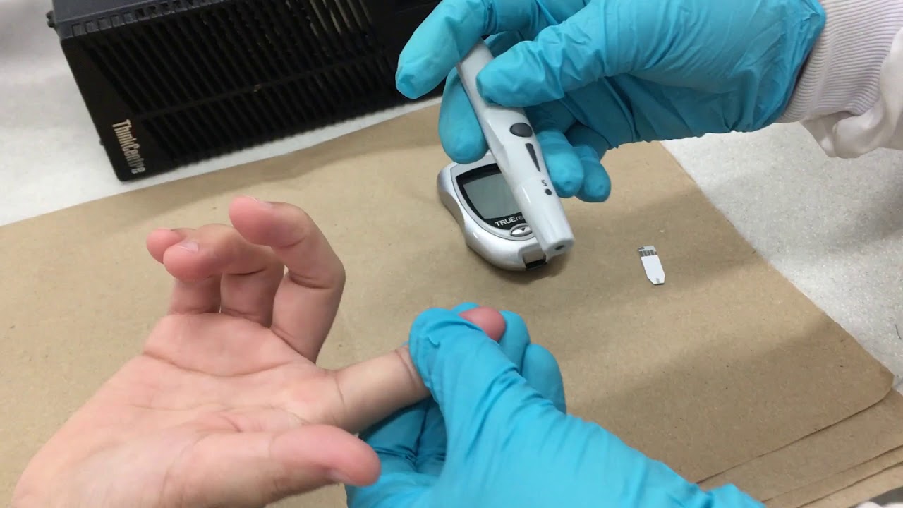 Determinación de la glucosa en la sangre capilar - YouTube