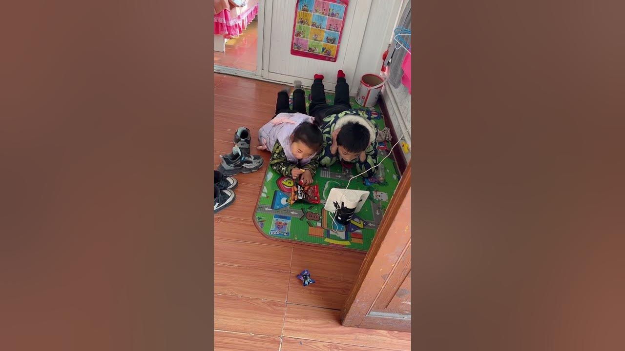 哈哈哈娱乐一下😂😂😂 给生活找点乐子 搞笑家庭欢乐多 快乐就这么简单 每一个孩子都是上天赐予我们的礼物 陪你们疯陪你们闹陪你们一起笑 晒出越养越上头的人类幼崽 一起长大一起玩耍