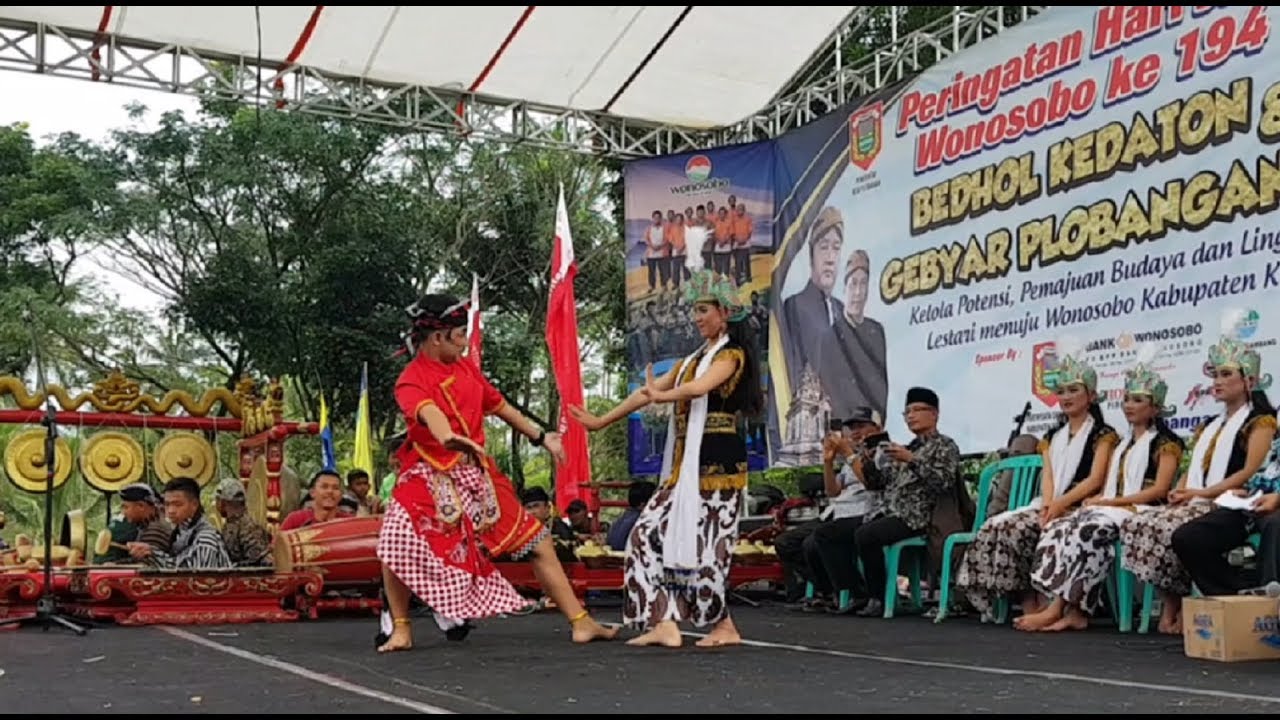 pentas seni tari topeng & lengger jangkrik genggong plobangan ...
