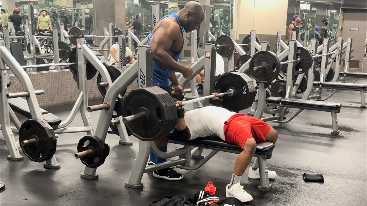 Heavy Bench Press Day - YouTube