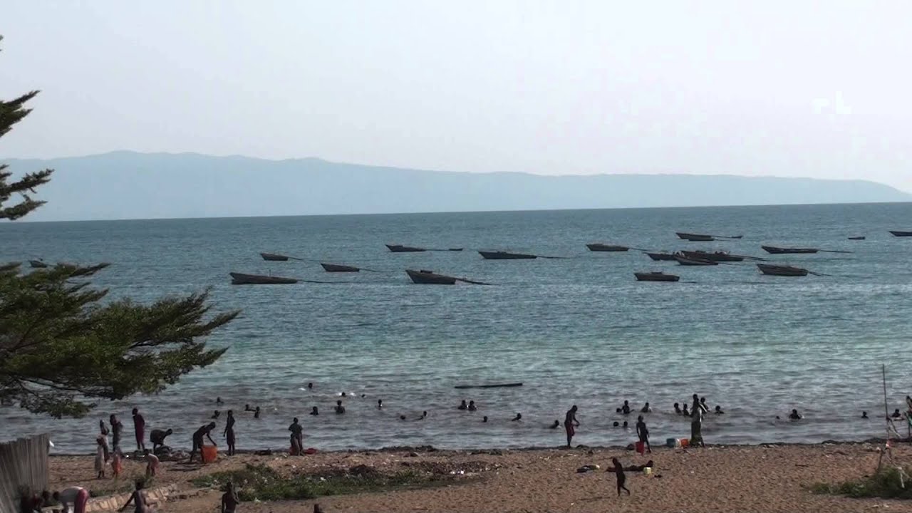 La plage à Rumonge, Burundi - YouTube
