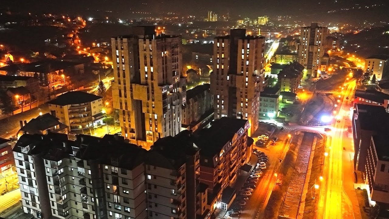 Kakanj iz zraka noću - YouTube