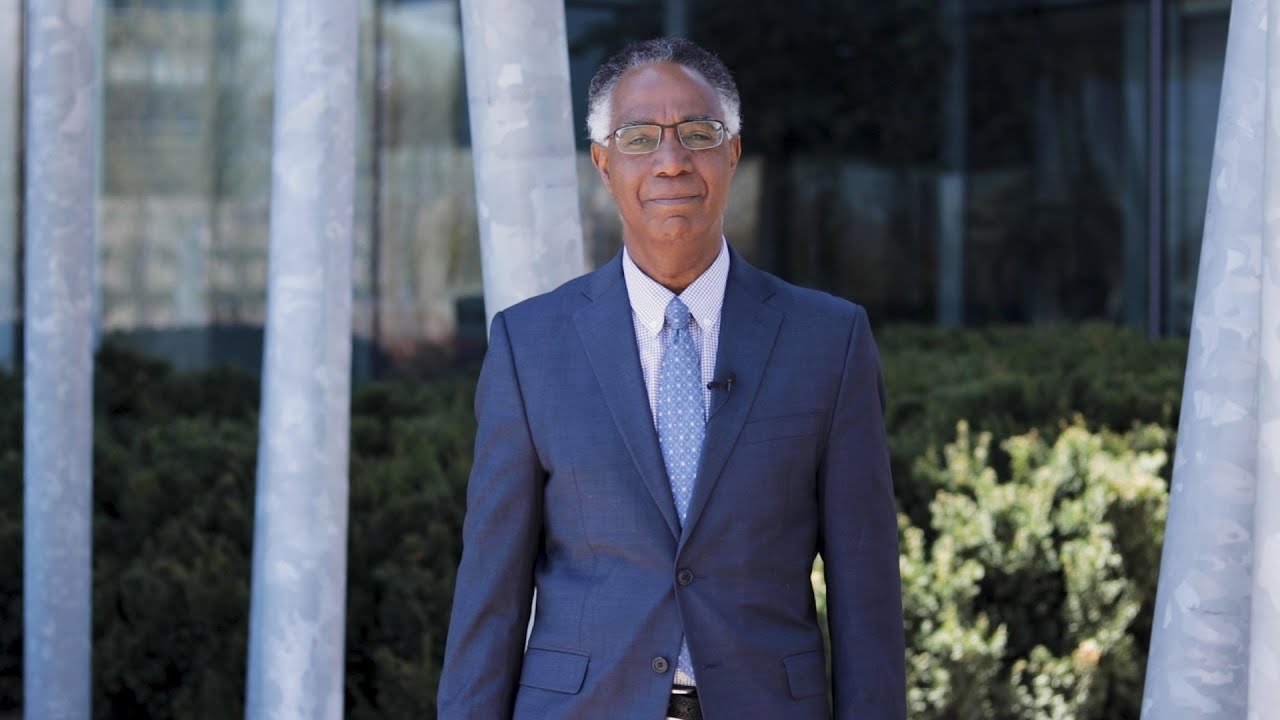 The President welcomes you - YouTube