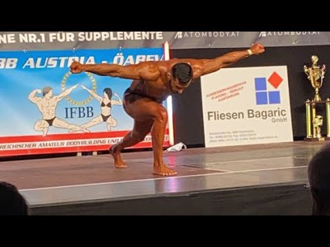 Bodybuilding posing routines for men - YouTube