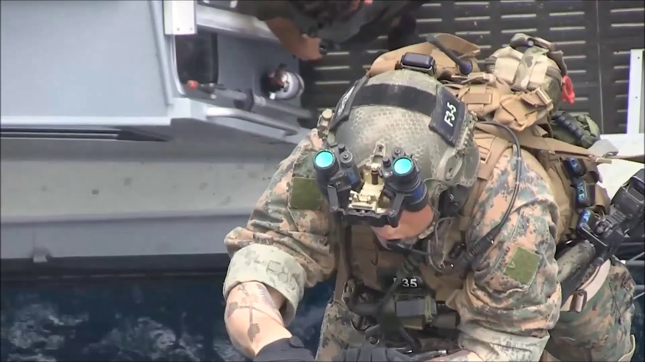 Hook and Climb Training for VBSS - YouTube