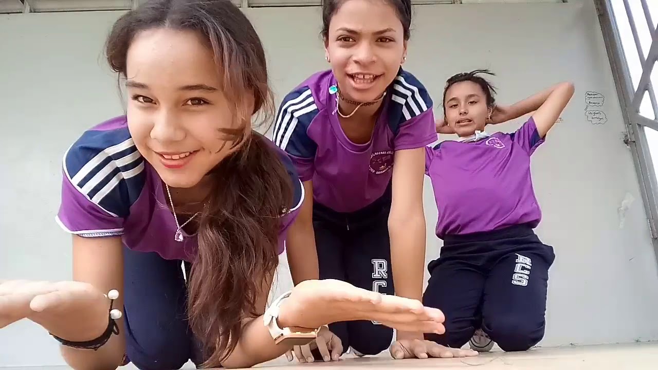 TRATANDO DE SER GIMNASTAS | TEAM BELLA 313 - YouTube