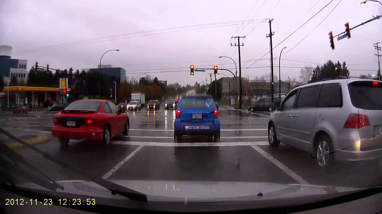 left turn middle lane - YouTube
