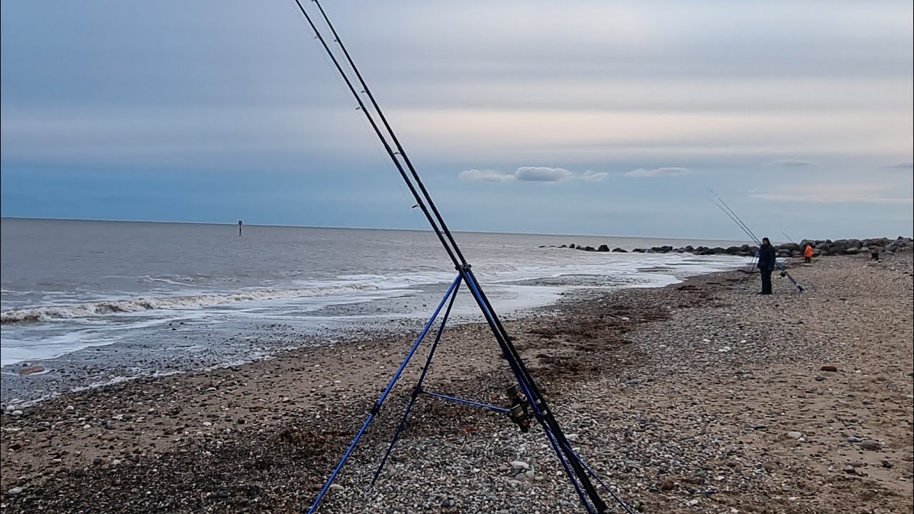 Afternoon fishing with my dad at Mappleton - YouTube