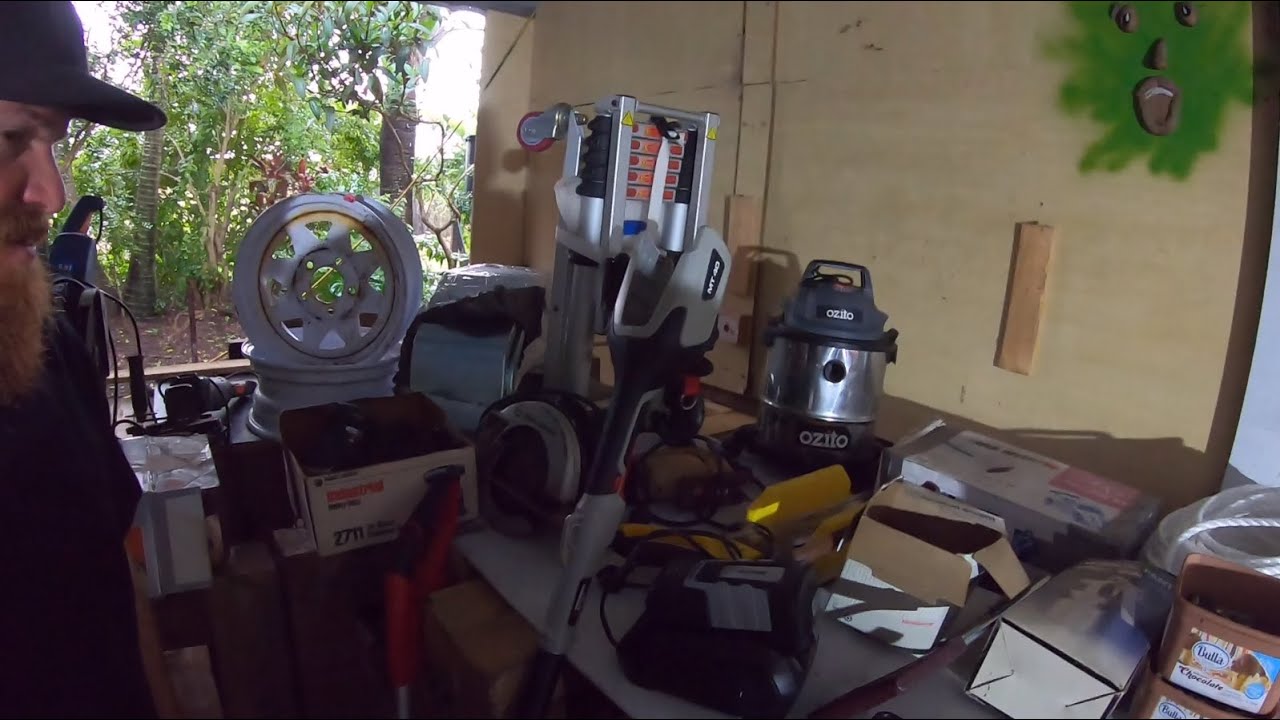 GARAGE SALE YARD SALE TOOLS AND STUFF LOTS OF TOOLS AND BLOKE STUFF AT ...