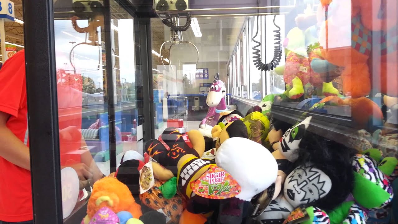 Amazing Claw Machine Win!! - YouTube