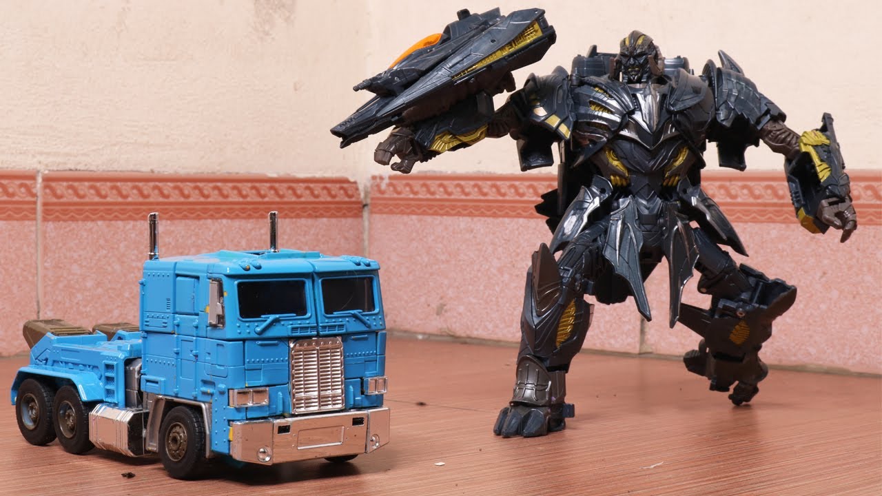 Optimus Prime, Megatron - Superhero Transformers robot in real life ...