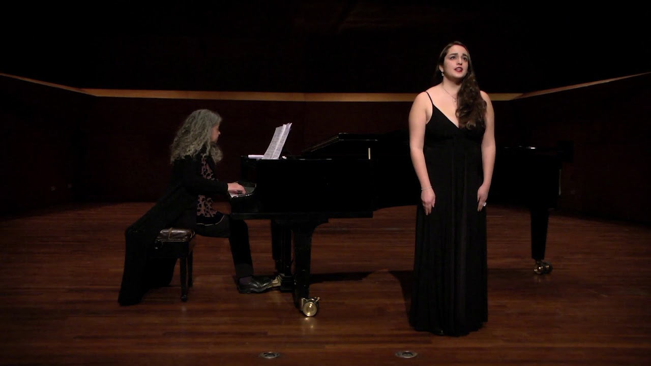 Rocío Reyes, soprano - YouTube