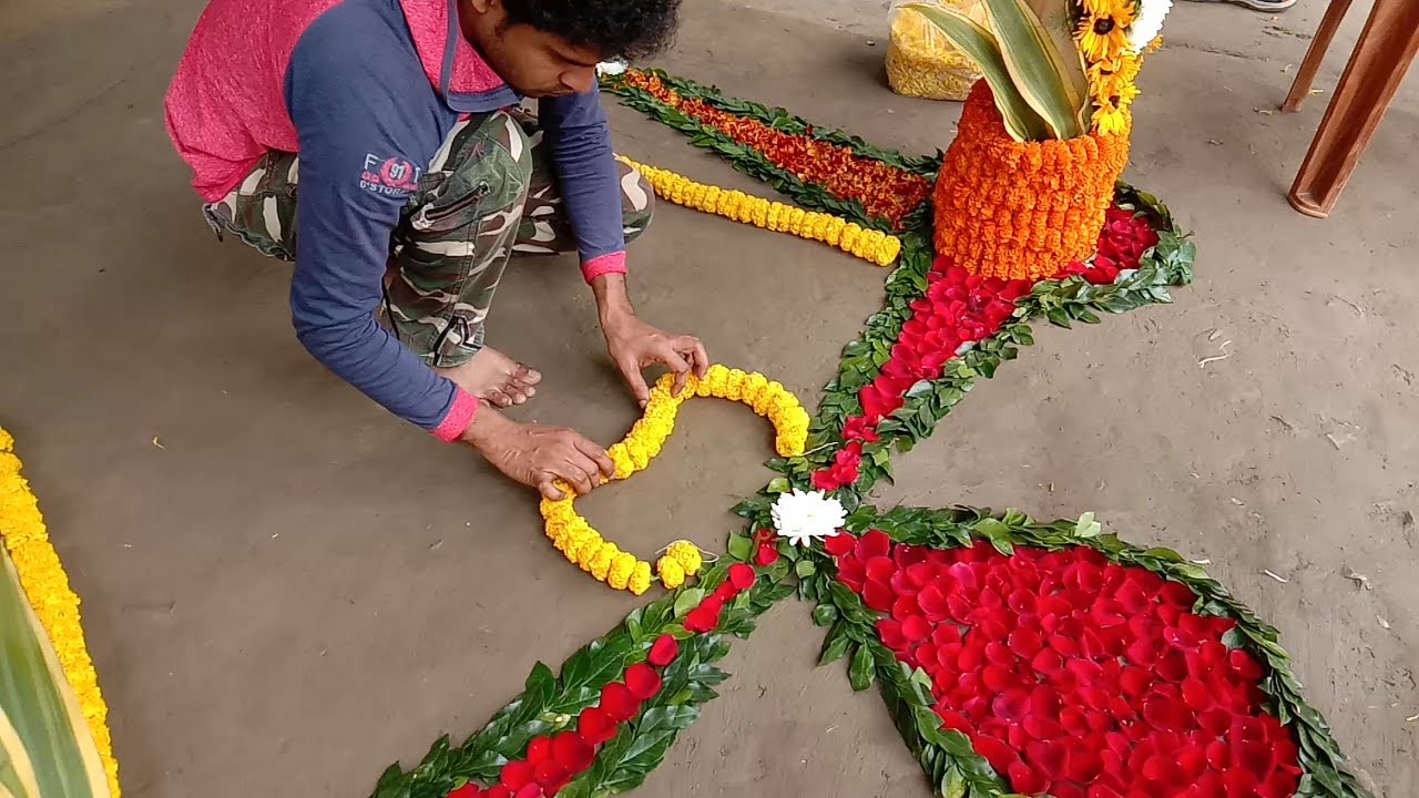 Rangoli design idea with flower/Flower decoration for Mandap/Easy ...