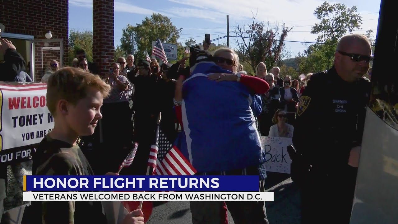 Soldiers coming home: Honor Flight Veterans return from trip - YouTube