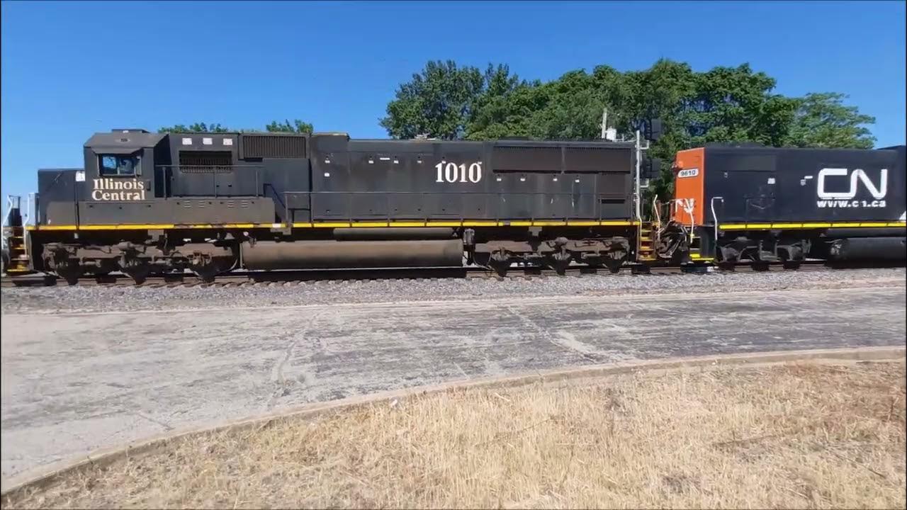 Railfanning Effingham Illinois 8 17 2022 - YouTube