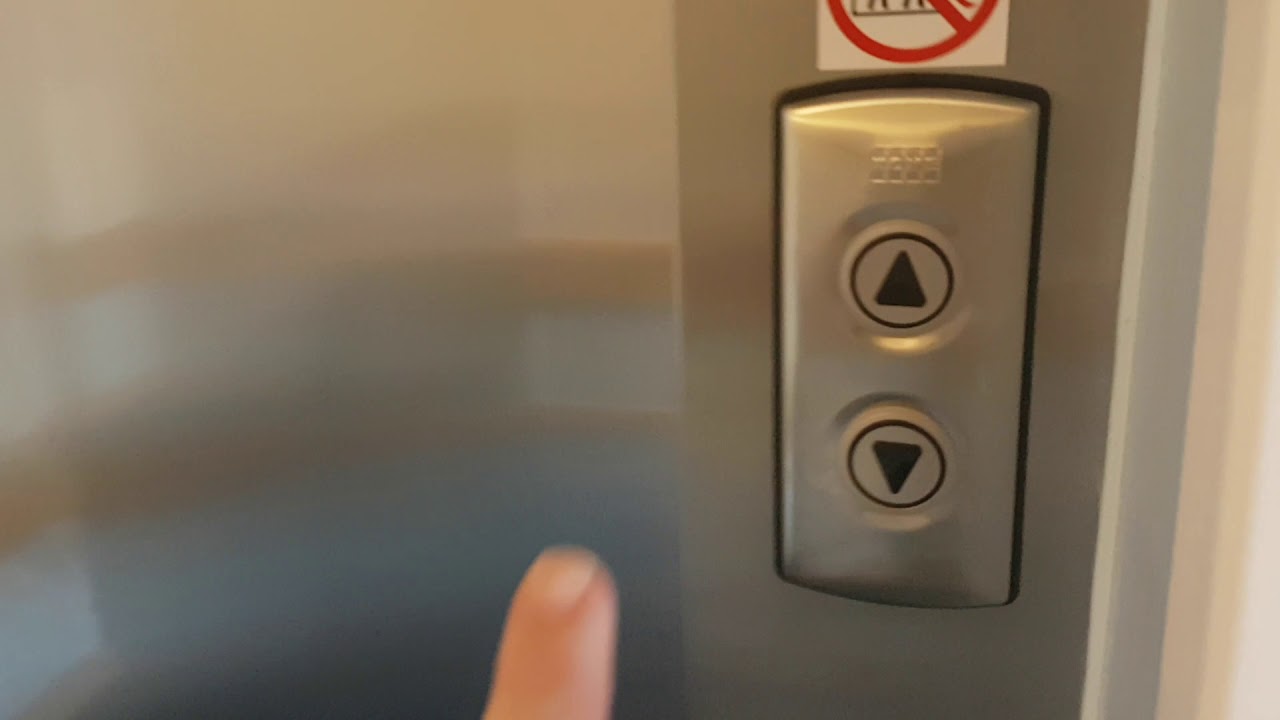 2013 Kone Ecodisc Lifts @ Travelodge in Southport - YouTube