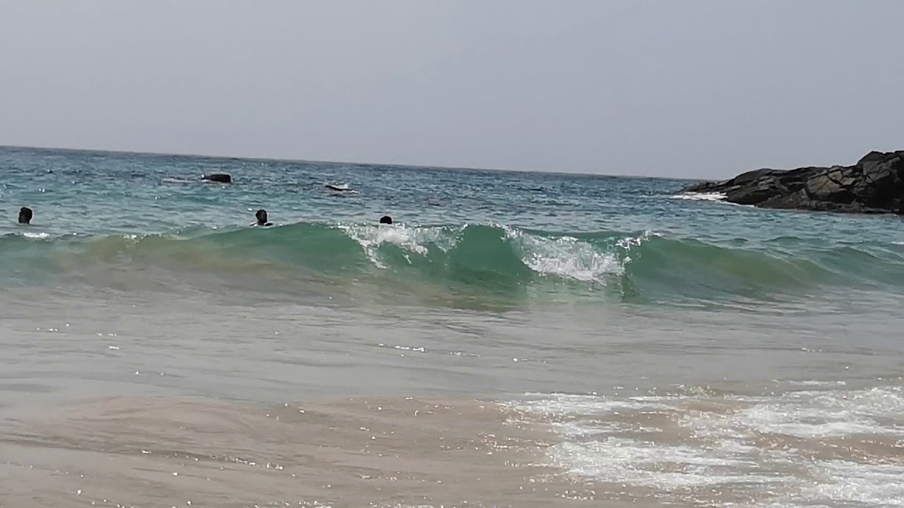 Mirissa surfing scool - YouTube
