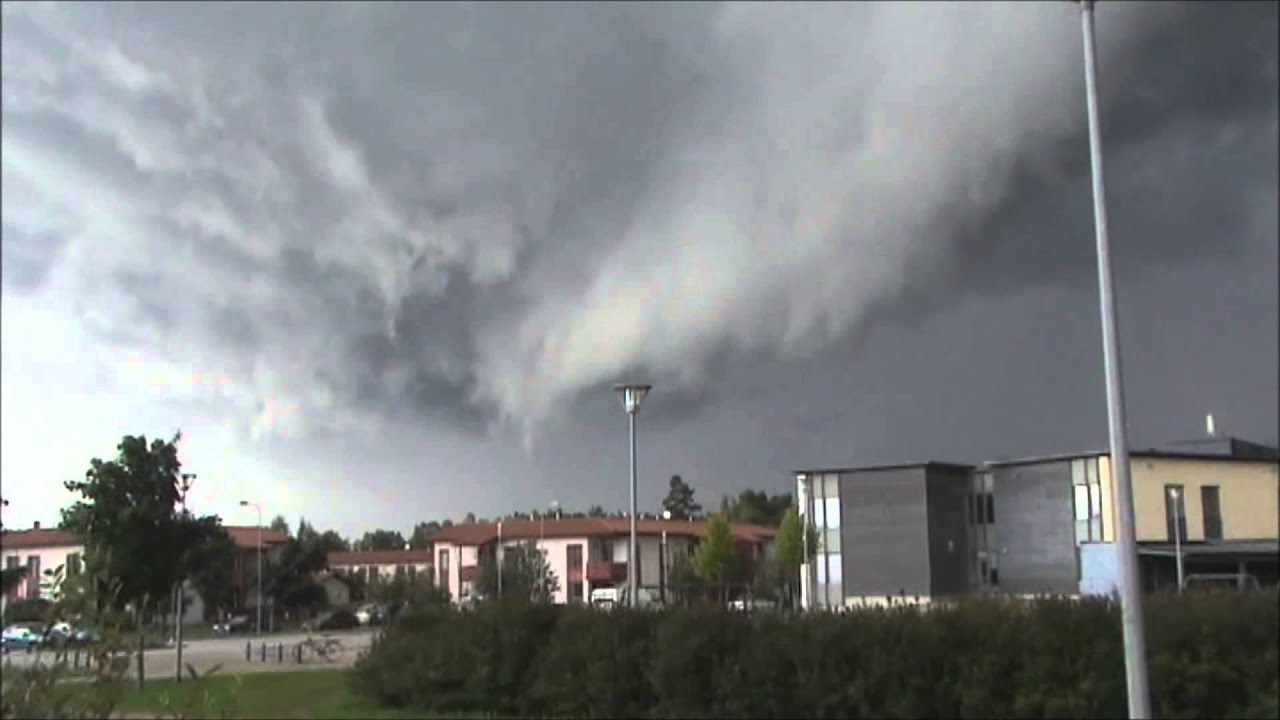 27.8.2014 Ukkonen Pohjois-Espoossa - YouTube