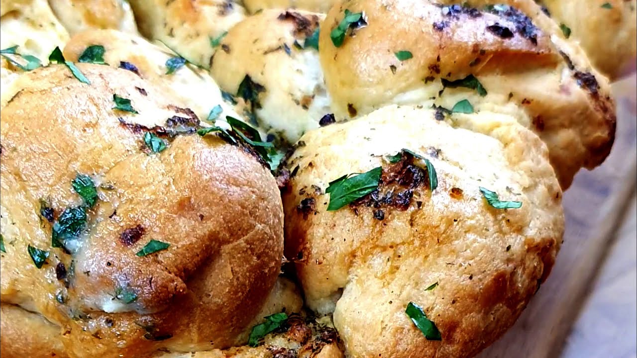 Super Easy Tear & Share Garlic Bread!!!!!! - YouTube