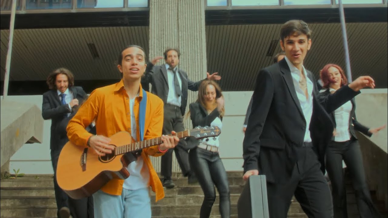 Questo e Quello - QUESTO O QUELLO (Official Video) - YouTube