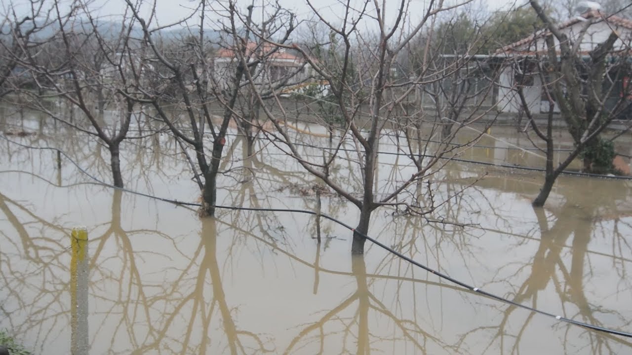 Λάρισα: Kαταστροφές από πλημμύρες στον Αγιόκαμπο - YouTube