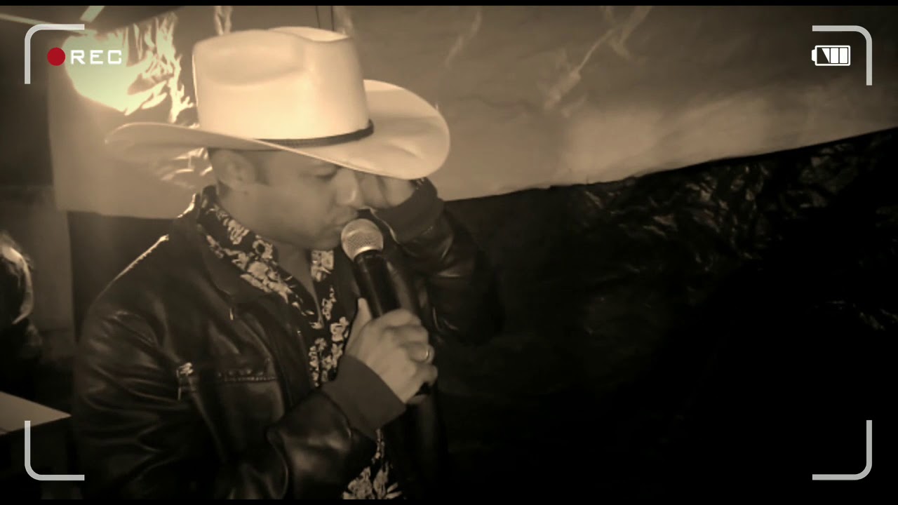 Leo cowboy faz locução do próprio show - YouTube
