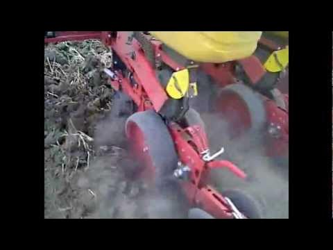 Seminatrice pneumatica di precisione MS 8200 MaterMacc - YouTube