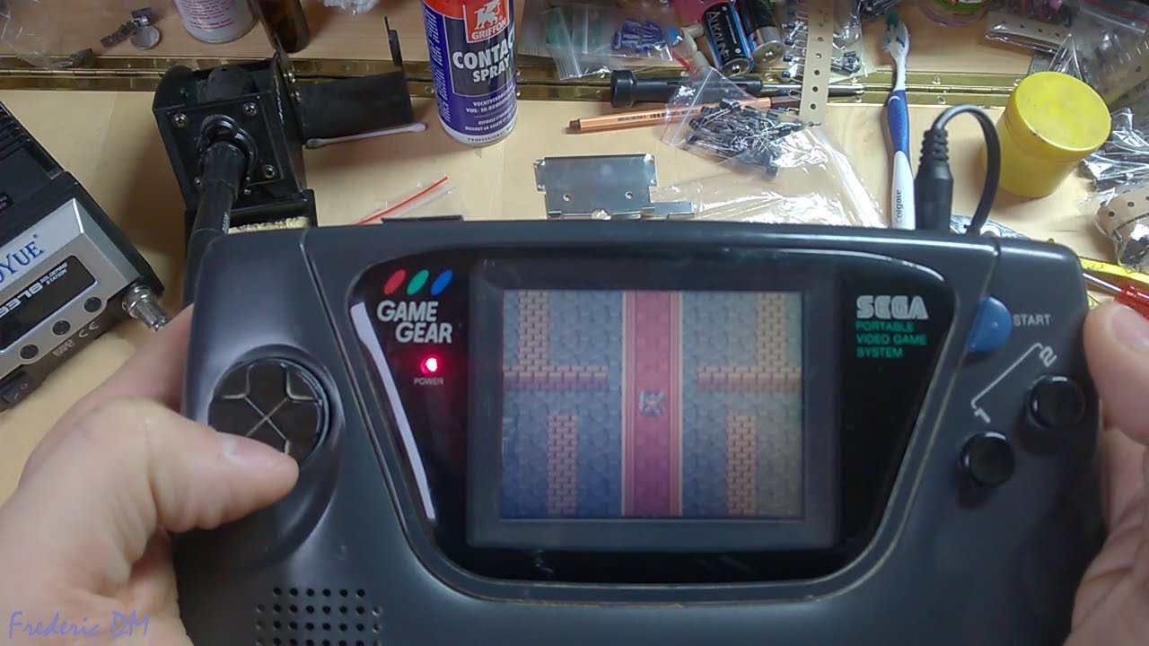 Sega Game Gear remplacement des condensateurs,capacitors - YouTube