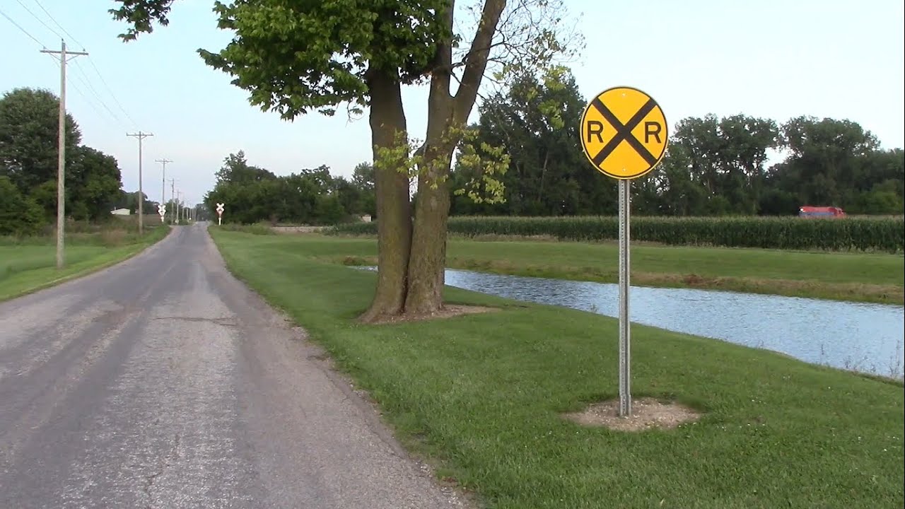 Rochester and Erie Railway with LTEX 1434 at C.R. 700 North in Tiosa ...