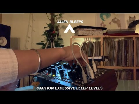 Moog Mother-32 patch demo - No talking, just bleeps - YouTube