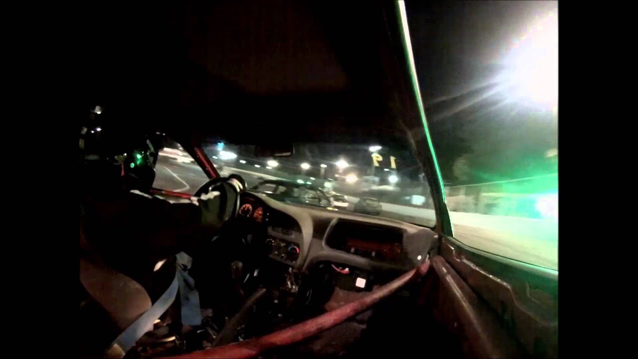 Riverhead Raceway 4/6 cyl Enduro race 9-27-14 - YouTube