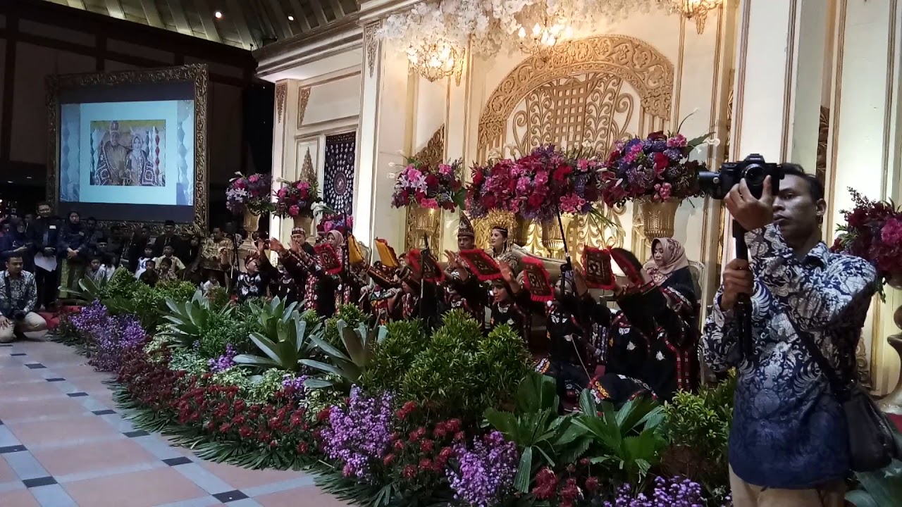 Tari tradisional Aceh (Gayo) pada acara pernikahan adat - YouTube