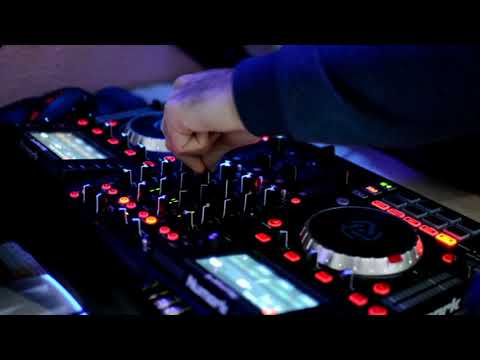 SESION TECHNO -NUMARK NV2 - YouTube
