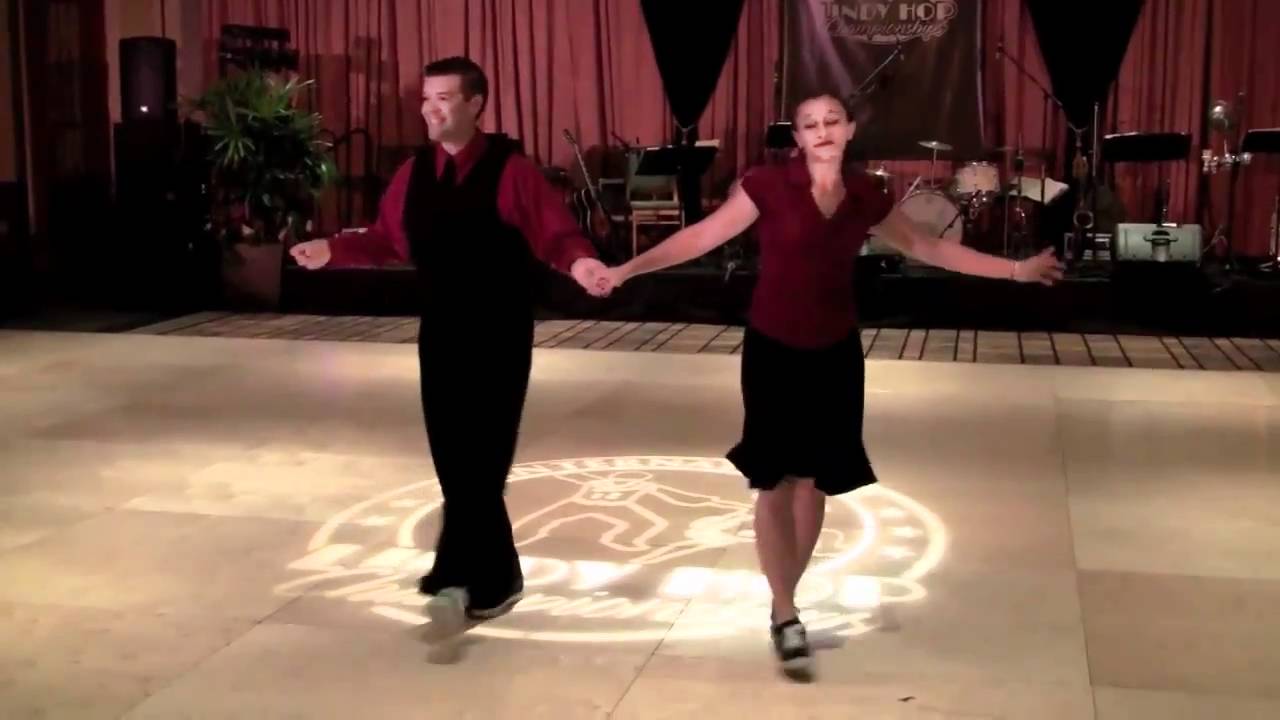 2010 ILHC - Lindy Hop Showcase - Joel & Lacy - YouTube