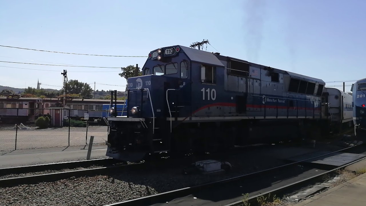 Americká motorová lokomotiva Brookville BL20GH (FHD) - YouTube