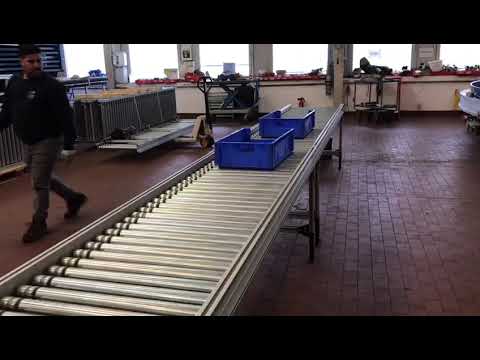 Rollenbahn Interroll Lagertechnik Namoni NGRI-87000x740 - YouTube