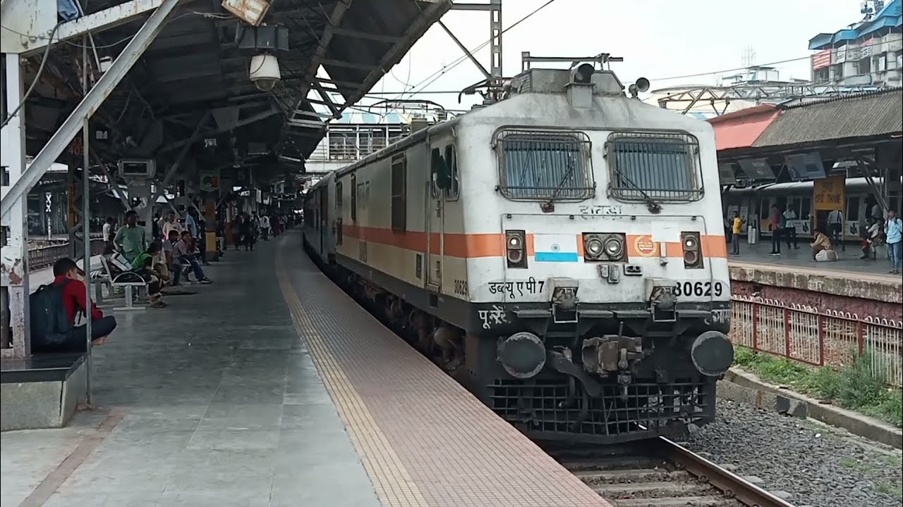 82356 MUMBAI CSMT PATNA SUVIDHA EXPRESS WITH WAP7 SKIPPING THANE ...