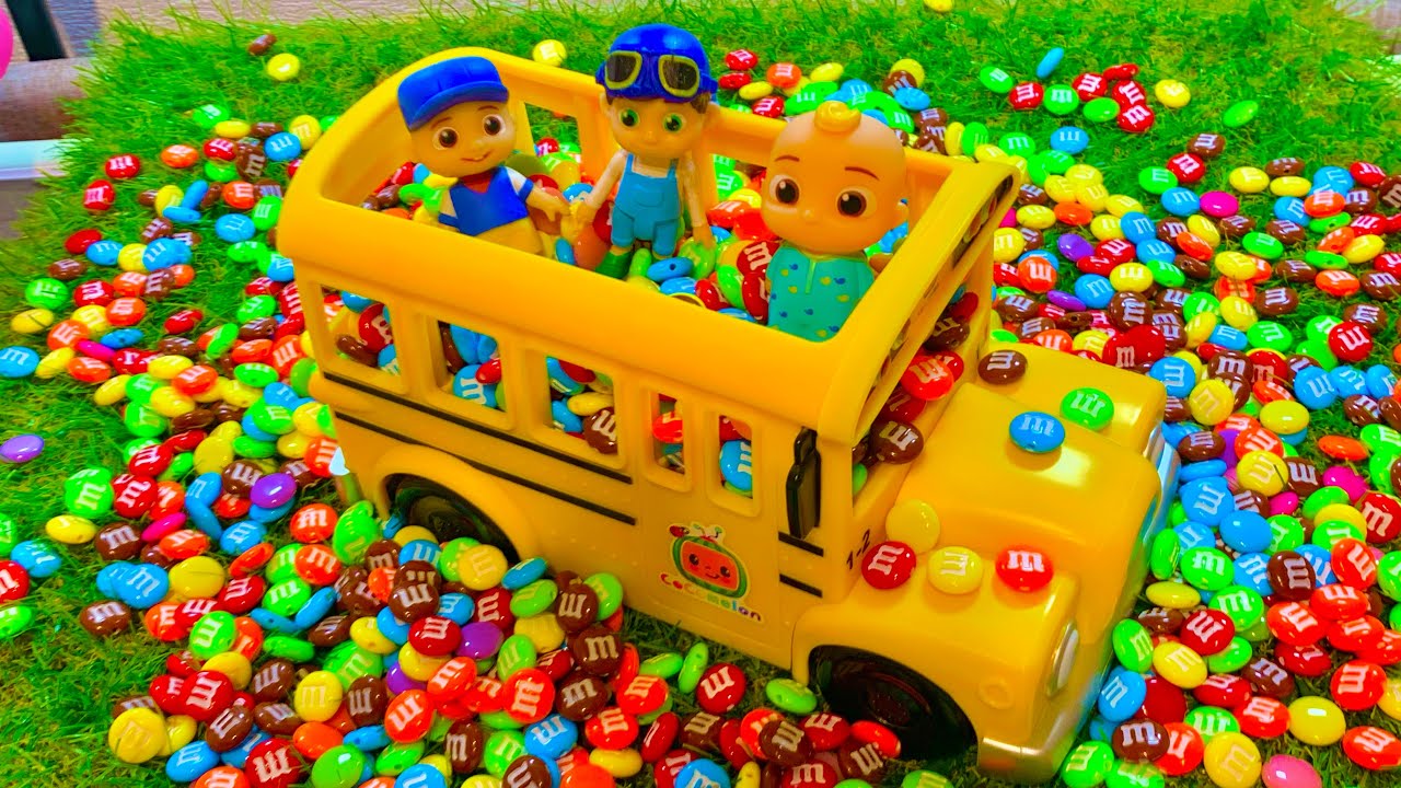 CocoMelon's Yellow Bus collaborates with M&M's for a large quantity of ...