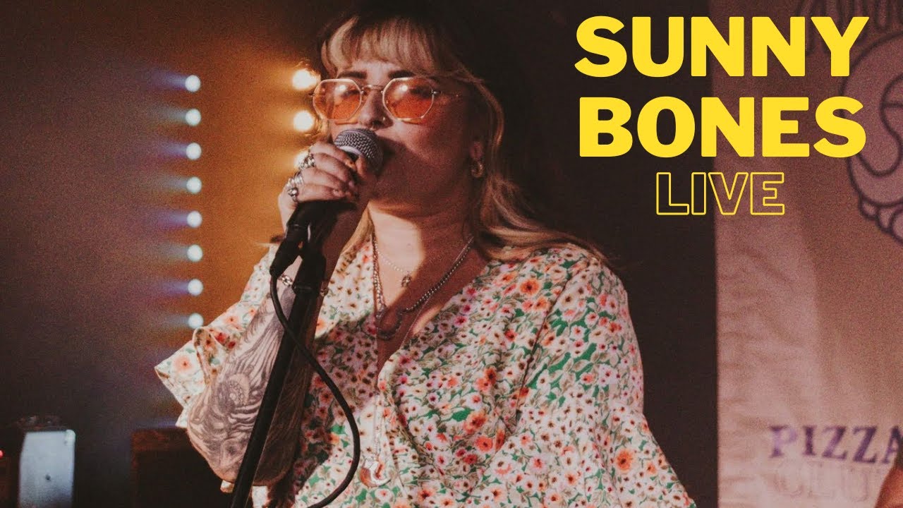 Sunny Bones Live & Meeting Helen Anderson | VLOG - YouTube