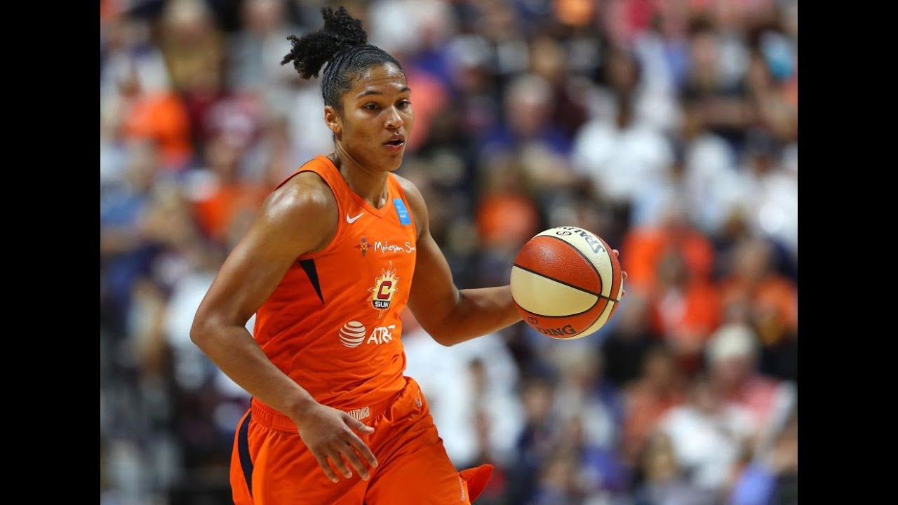 Alyssa Thomas Ties WNBA Finals Record with 11 Assists in Game 4 - YouTube