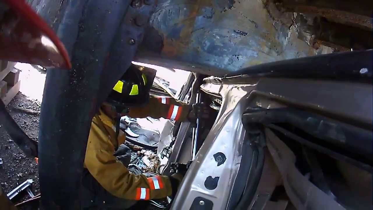 Heavy Rescue May 2013 - BGSU FireSchool, Day 3 - Truck underride part 8 ...