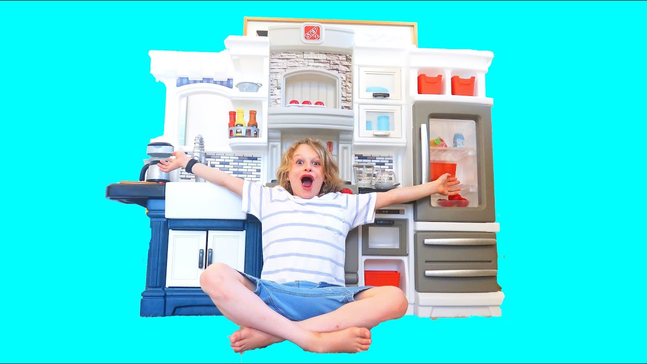 NAZ plays Luxe KITCHEN with BIGGY Pretend Play with The Norris Nuts ...