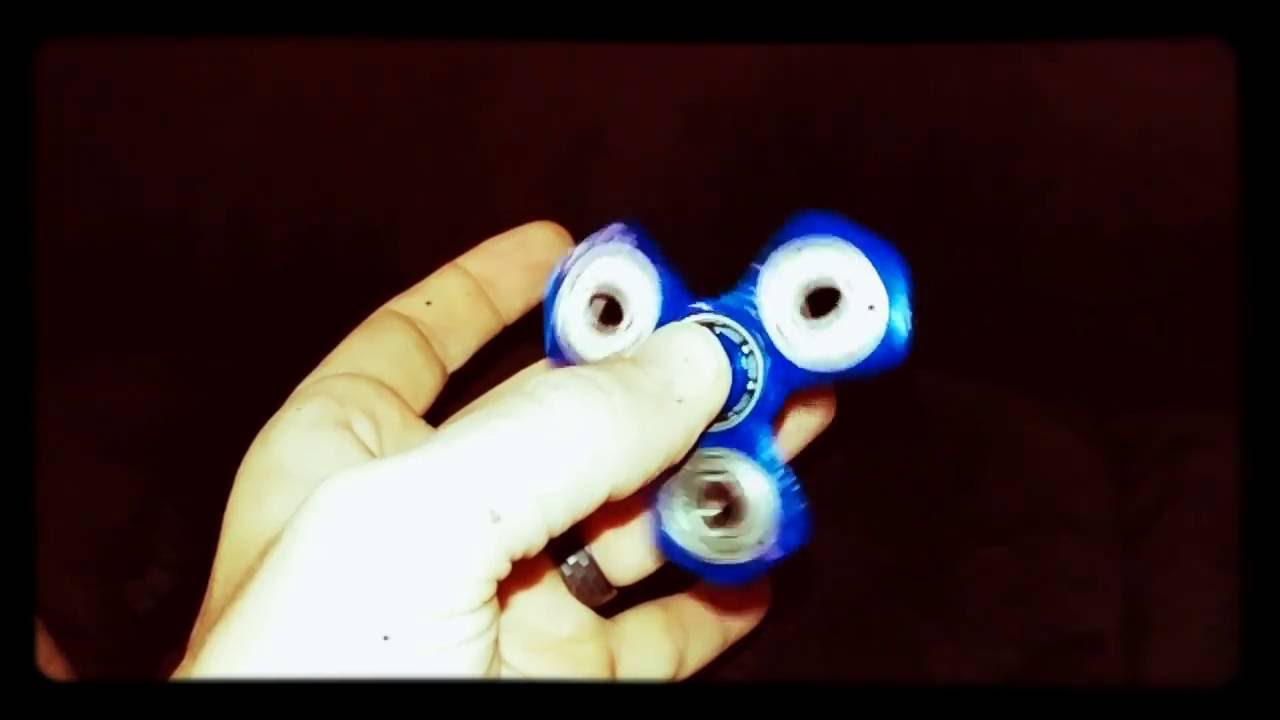 slow motion spunion - fidget spinner - YouTube
