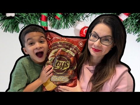 Trying LAYS Holiday Edition Turkey Dinner Chips - YouTube
