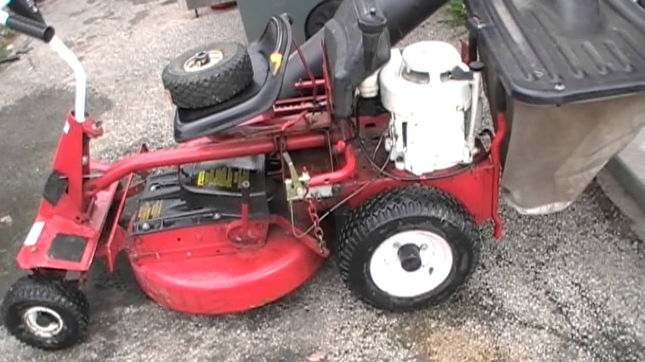 garage door and selling the snapper hivac bagger - YouTube