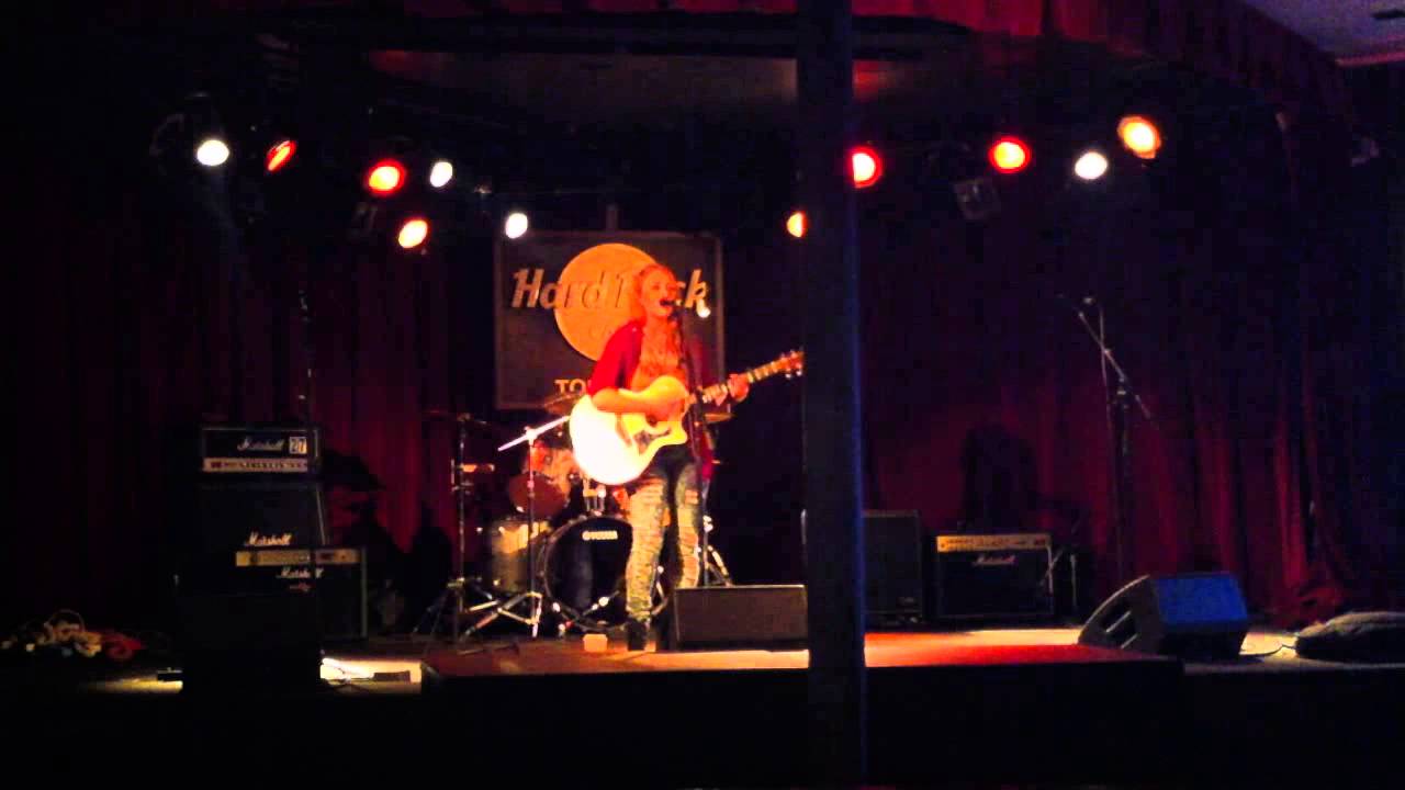 Driving Me Crazy by Kaylan Mackinnon (Live at the Hard Rock) - YouTube