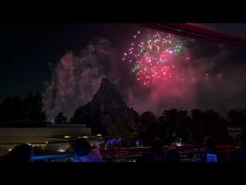 DISNEYLAND FOREVER FIREWORKS FULL SHOW || TOMORROWLAND SKYLINE EXPERIENCE VIEW!!