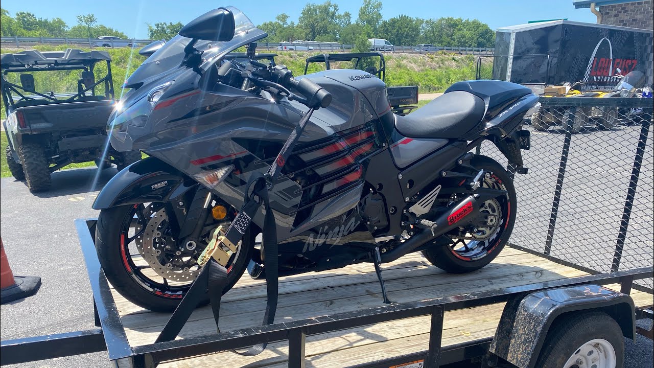 Started my Kawasaki zx1400 up for the first time in 8 months!!! - YouTube