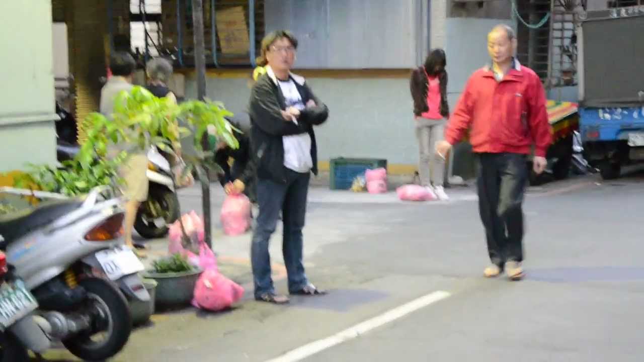 How garbage is managed in Taiwan! Shulin, Taiwan! - YouTube