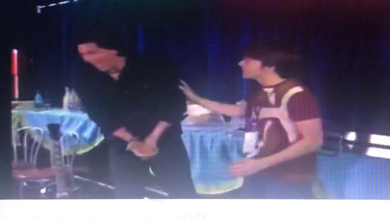 Drake y Josh le rompe la mano a Devin Malone - YouTube